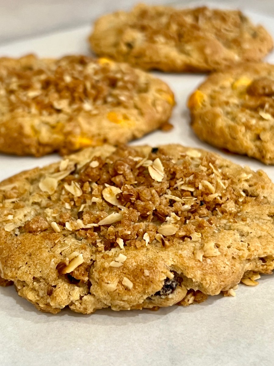 Oatmeal (Raisin -if you must) Crumble Cookies – Cookies and Christ